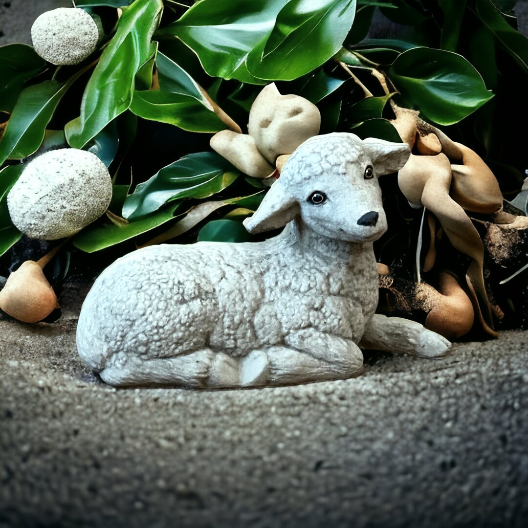 Resting Sheep Statue Outdoor Farm Animal Decoration Concrete Laying ...