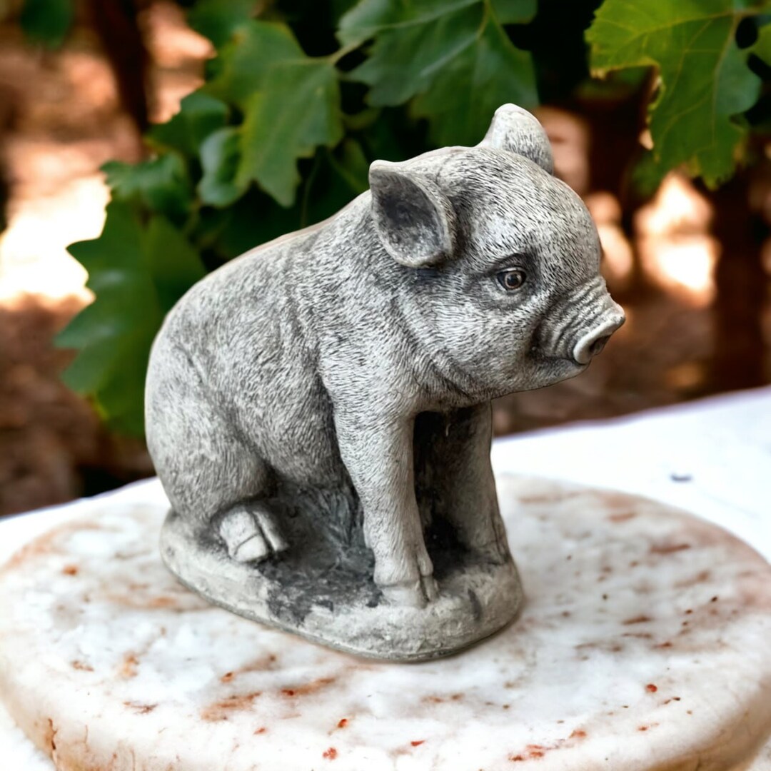 Garden Pig Statue Detailed Farm Animal Figurine Realistic Piglet for ...