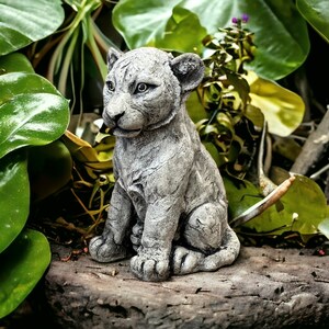 Yard Tiger Figure Sitting Stone Tiger Statue Outdoor Wild Animal ...