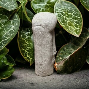 Yard Massive Easter Island Head Figurine Concrete Easter Style Figure ...