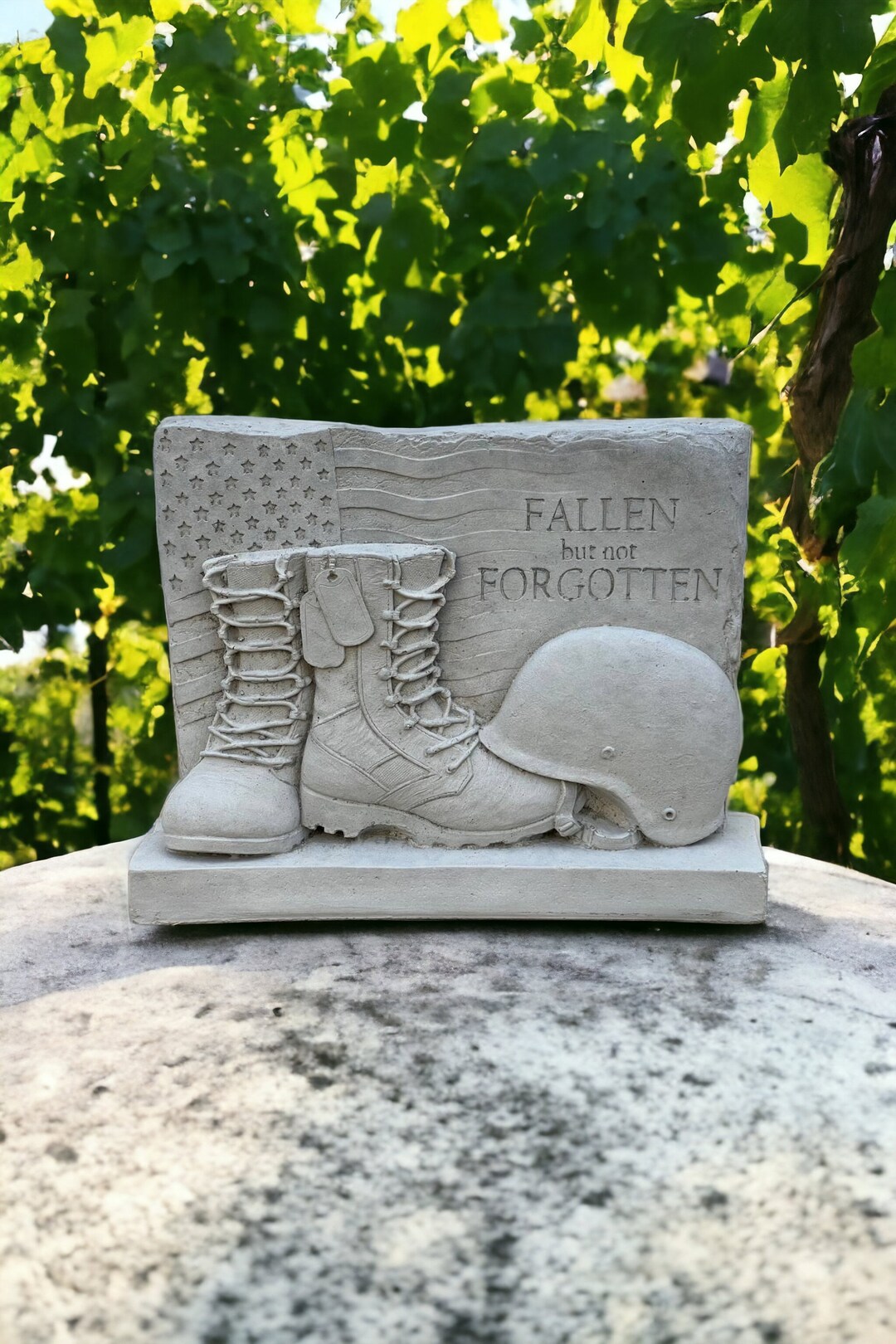 Detailed Soldier Memorial Figure Concrete Fallen but Not Forgotten ...