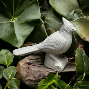 Concrete Bird Sitting on Stump Figure Detailed Wild Cardinal Bird ...