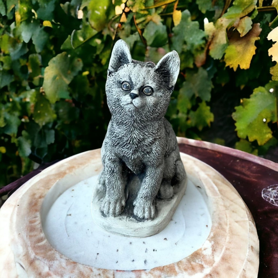 Looking up Cat Statue Concrete Detailed Cat Memorial Sculpture Home ...