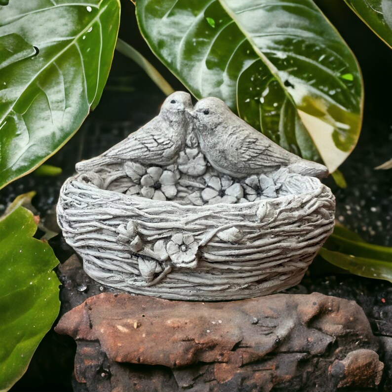 Cement Birds on Nest With Eggs Figurine Concrete Yard Birds Decoration ...