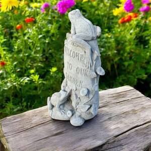 Frogs Welcome Sign Statue Concrete Toad Decoration Stone Sign Ornament ...