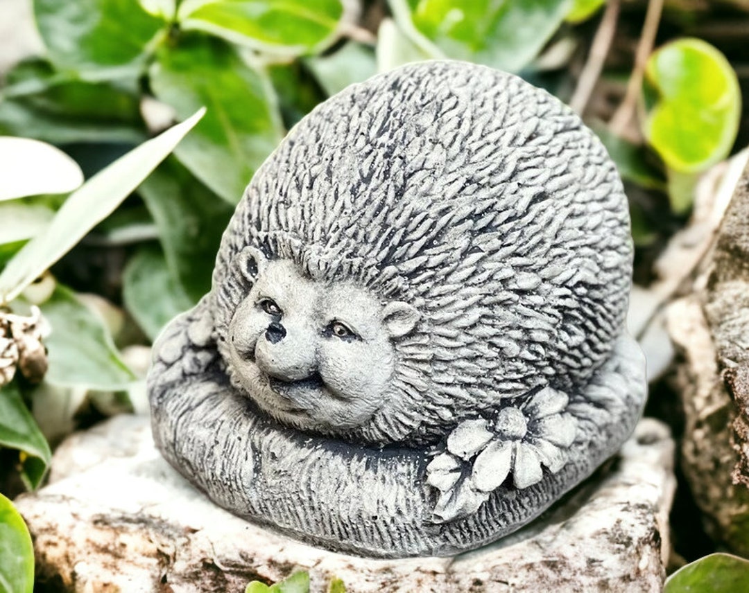 Realistic Hedgehog Statue Wild Animal Sculpture Garden Decoration ...