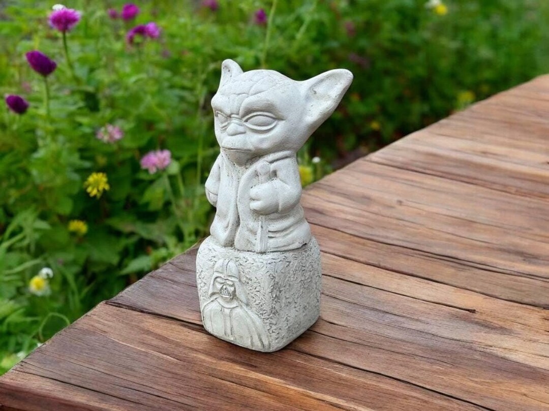 Concrete Yoda Statue Angry Yoda Decor Yoda on Base Garden Ornament ...