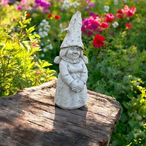 Stone Lady Gnome Sculpture Outside Dwarf Figurine Concrete Gnome Idea ...