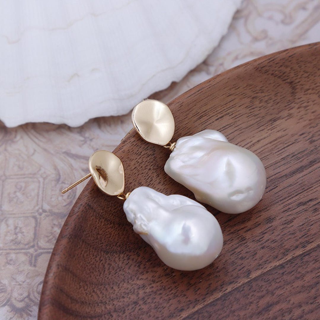 Atmospheric Retro Natural Freshwater Pearl Baroque Fishtail Earrings ...