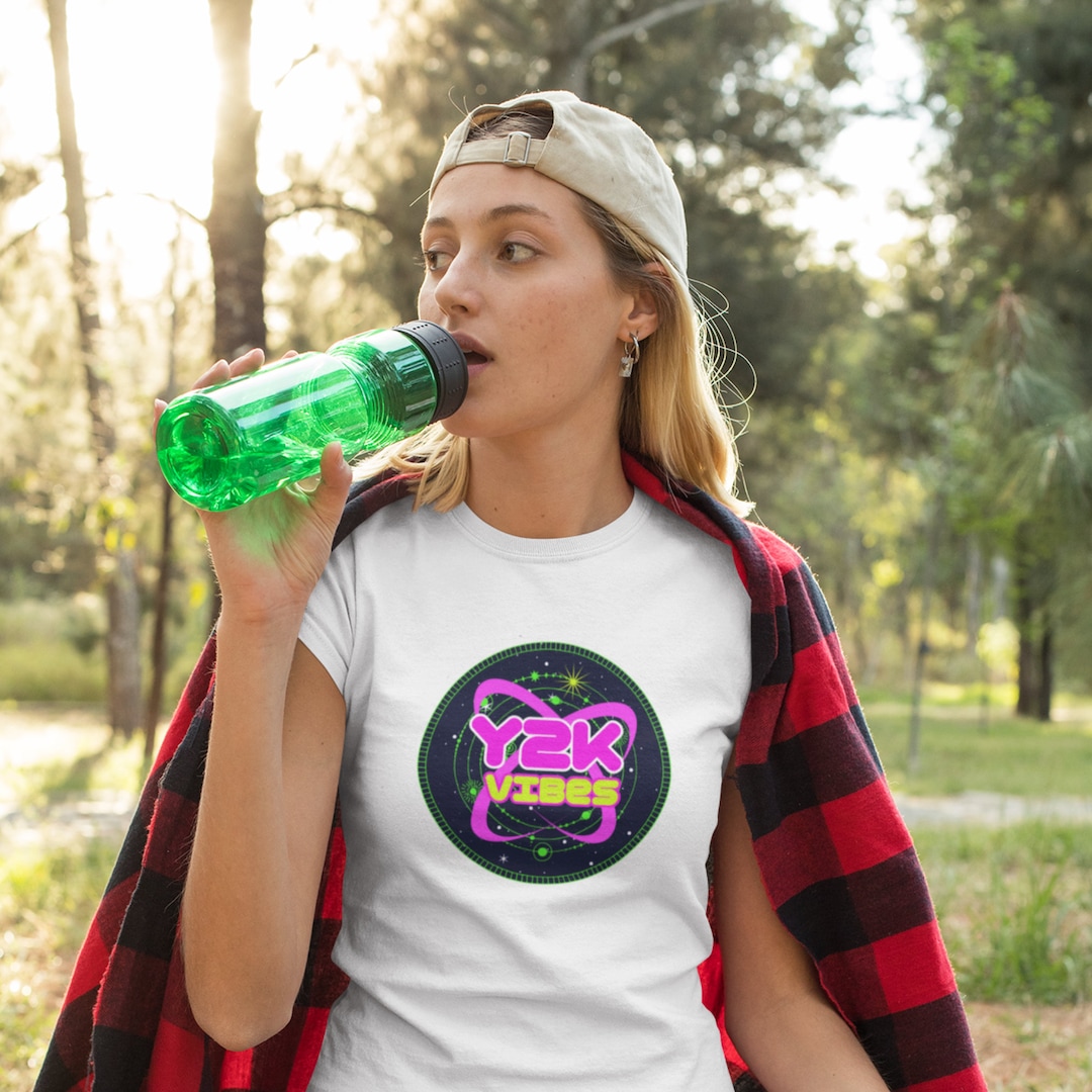 Y2K Retro Vintage Unisex Heavy Cotton Tee | Y2k Shirts, Graphic Y2k ...