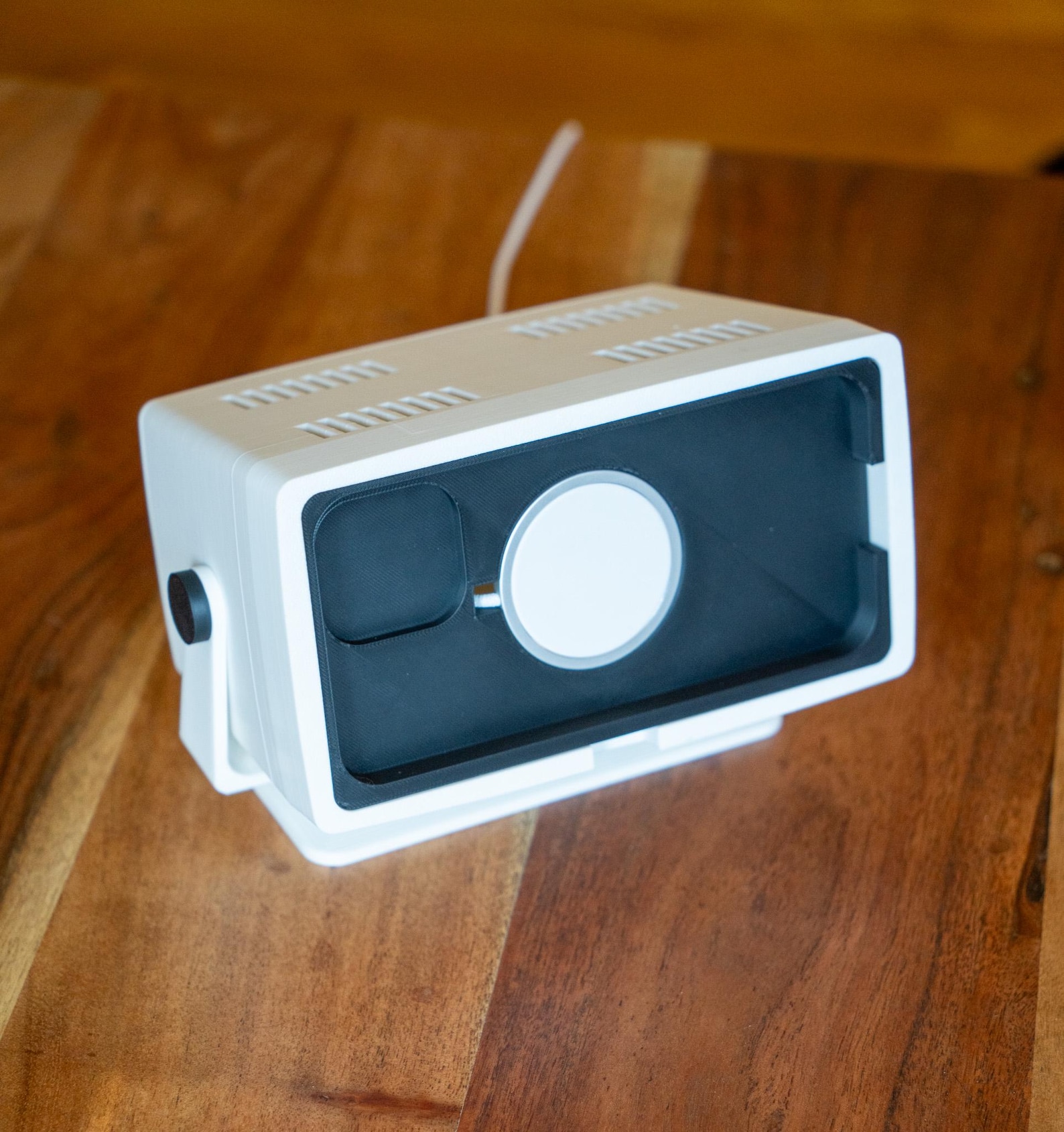 Retro "severed" 70s/80s Computer Terminal Charging Dock for Apple ...