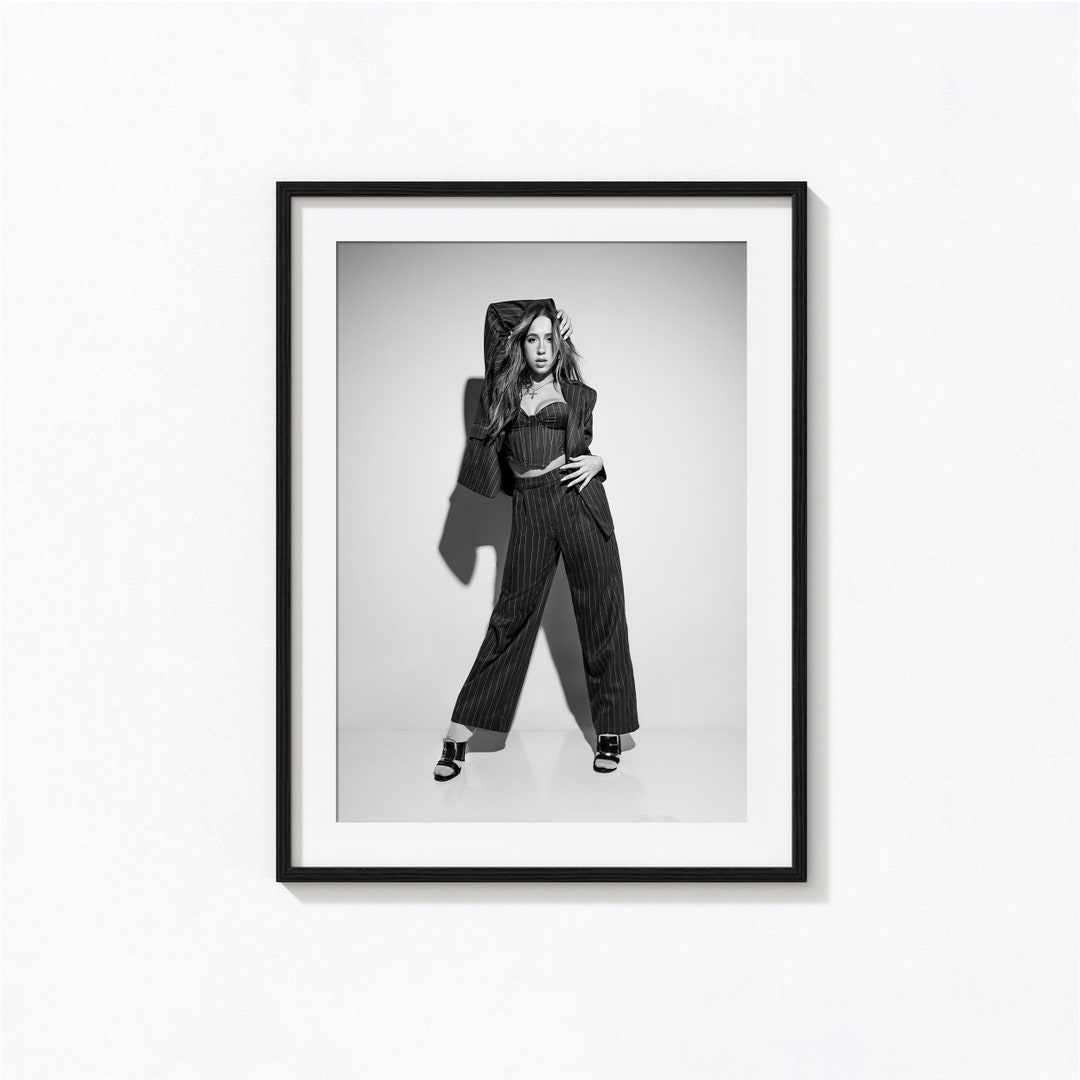 Tate Mcrae Posters / Tate Mcrae Black and White Poster / Tate Mcrae ...