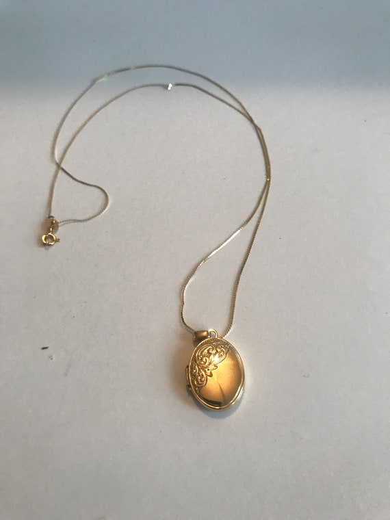14K Gold Oval Locket With 24K Chain - Gem