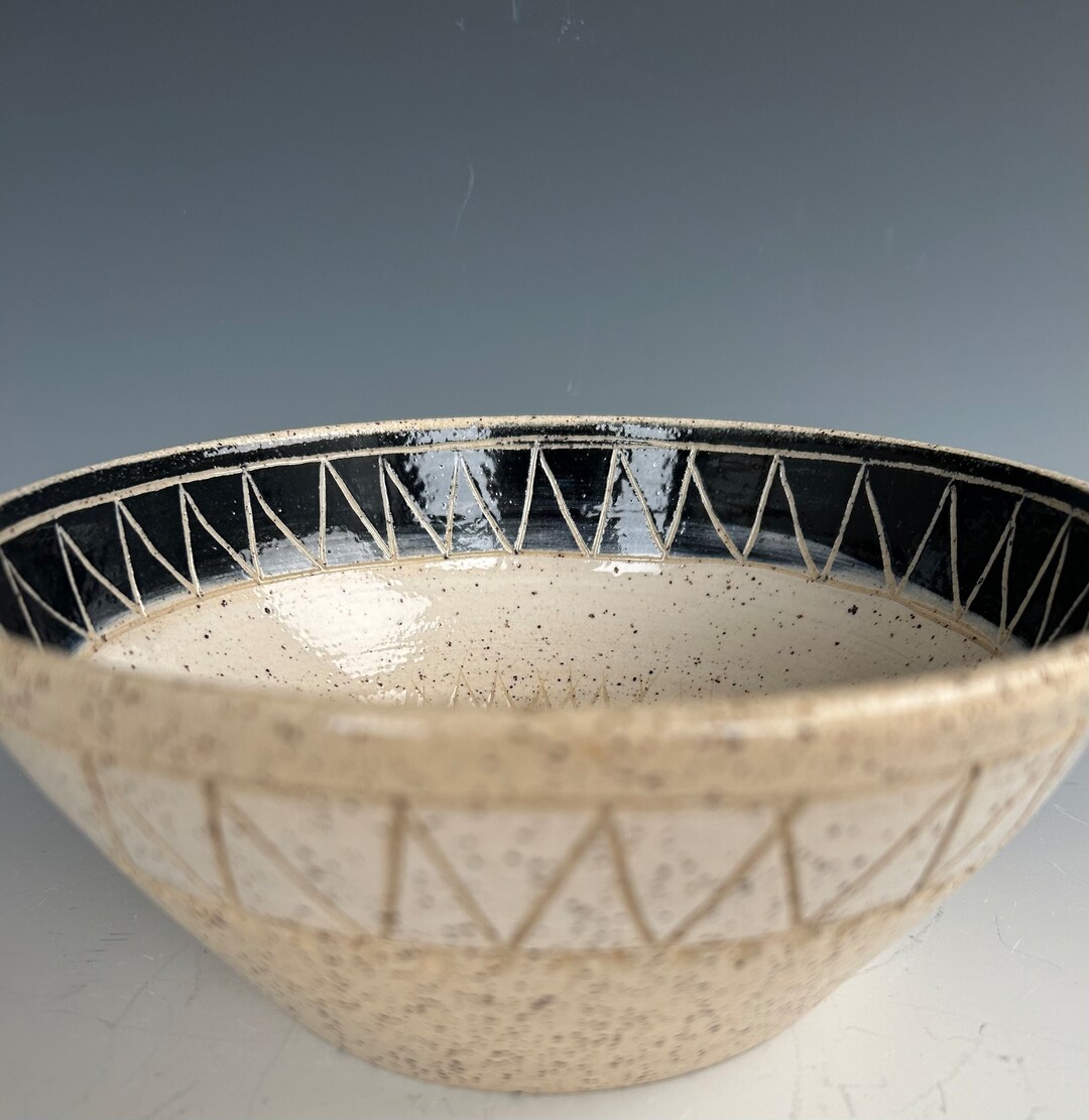Handcrafted Stoneware Serving Bowl: Rustic Geometric Design (8