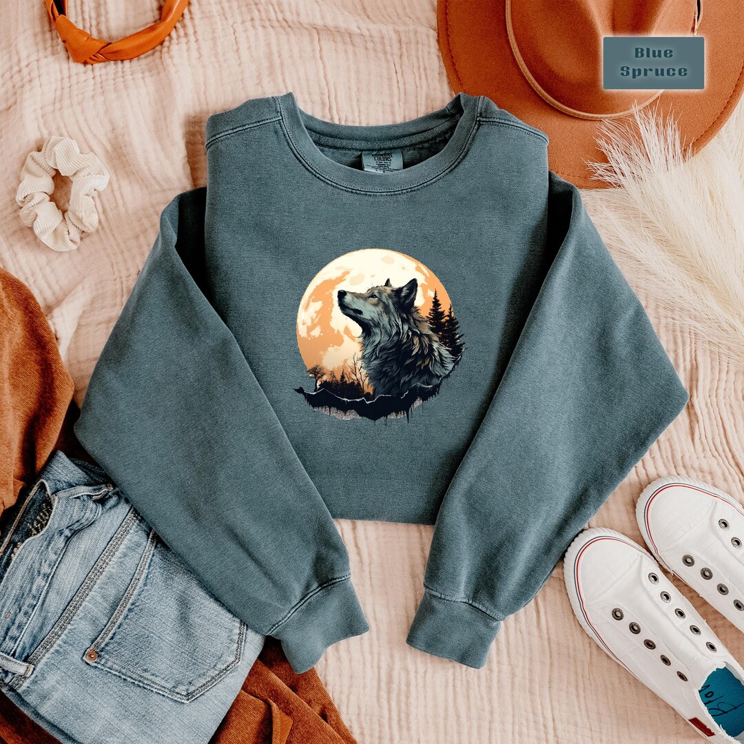 Howling Wolves Vintage 90s Graphic Sweatshirt, Wolf Moon Sweater, Wild ...