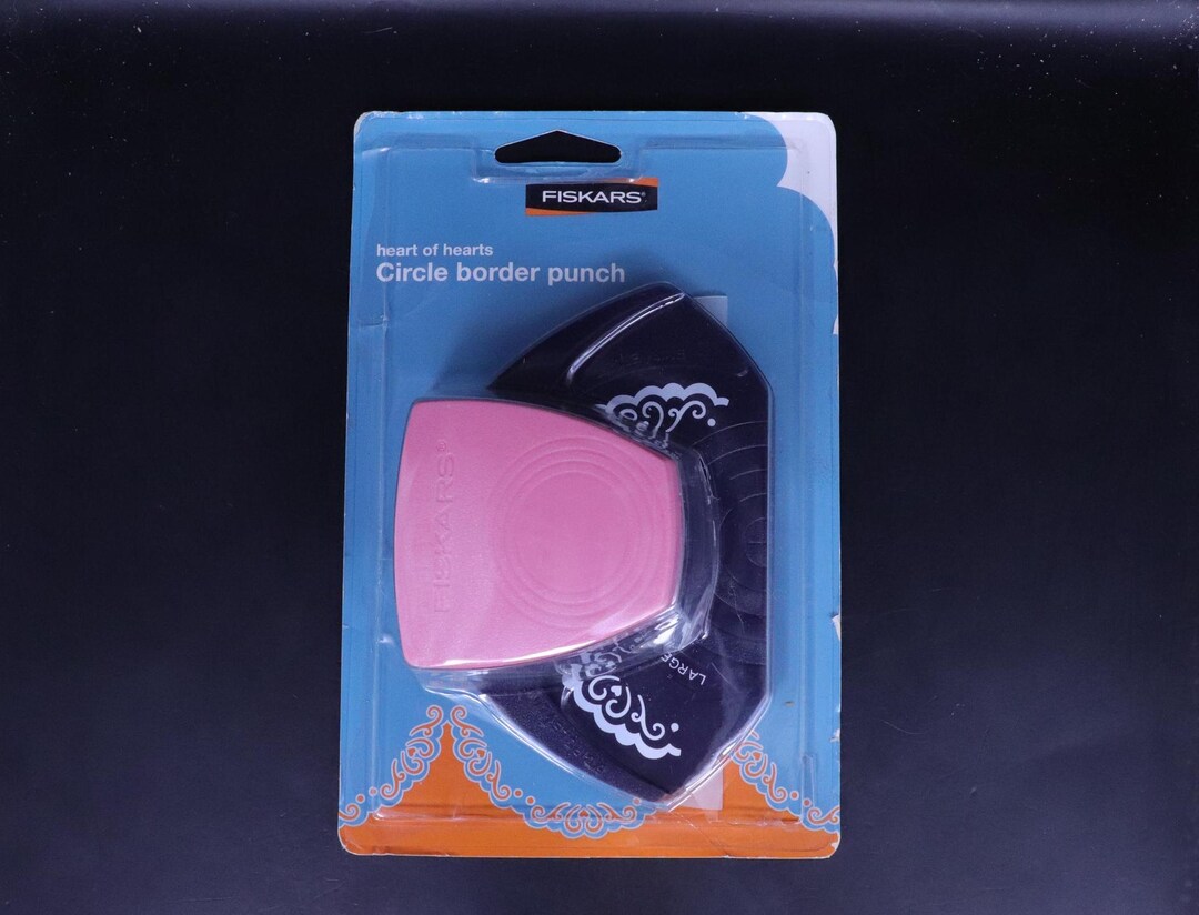 Fiskars Circle Border Punch - Heart of Hearts (new in Package) - Etsy