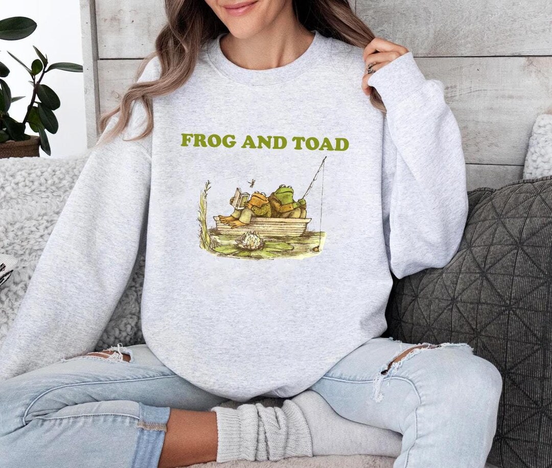 Frog and Toad 90s Graphic Sweatshirt, Cute Frog Toad Shirt, Book Lovers ...