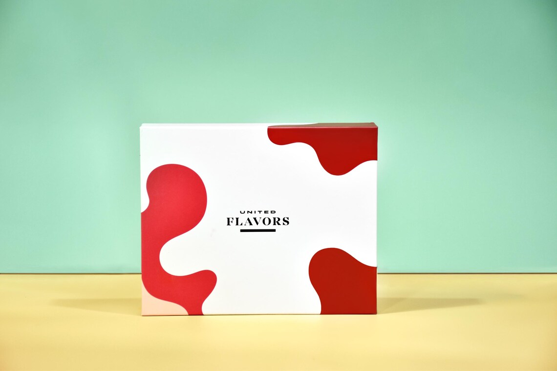 Signature Chocolate Selection 12 - Luxury Chocolate Bonbons - Perfect ...