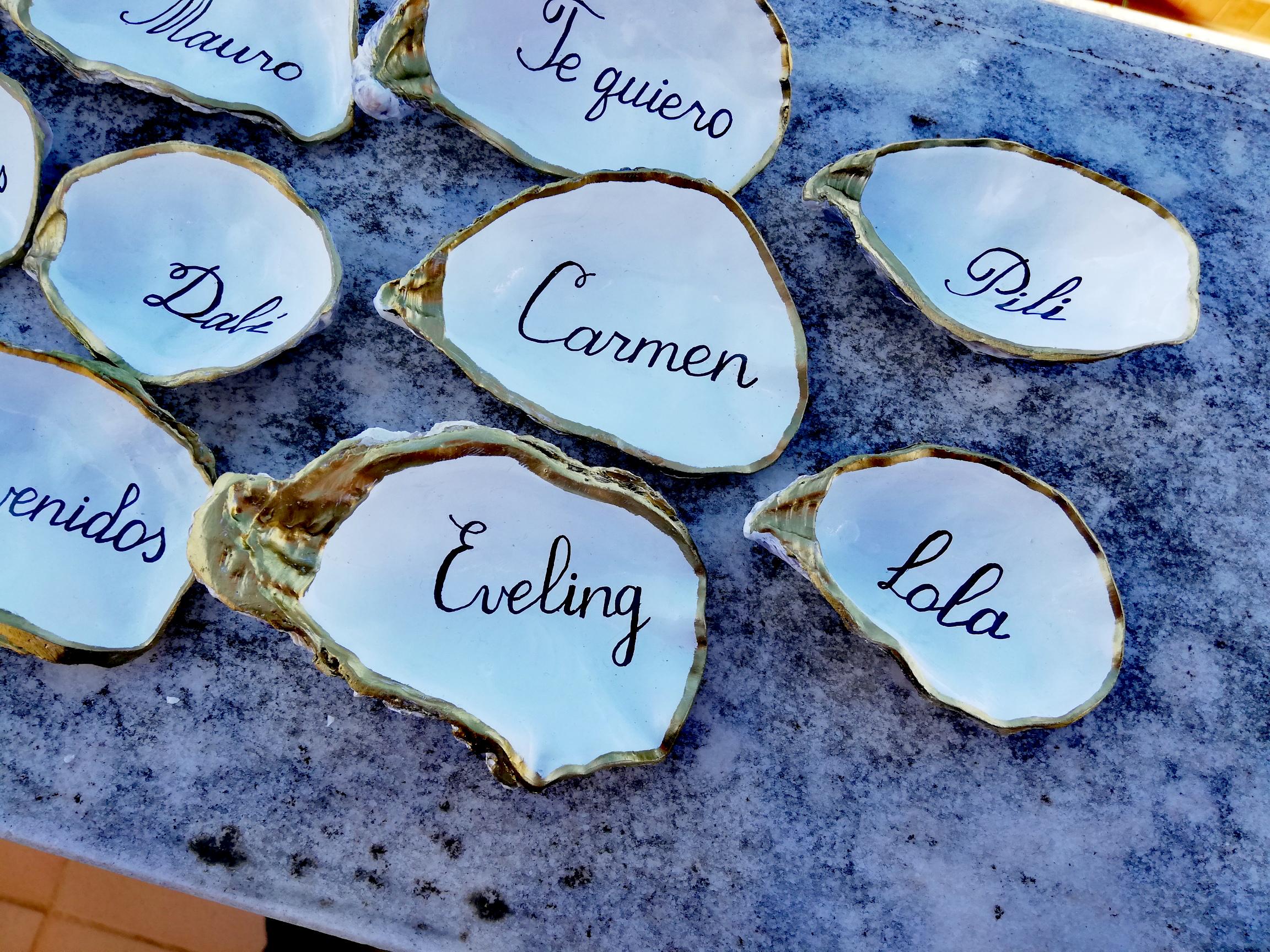 Personalized Oyster Shells With Calligraphy Names, Gold/silver Edges ...