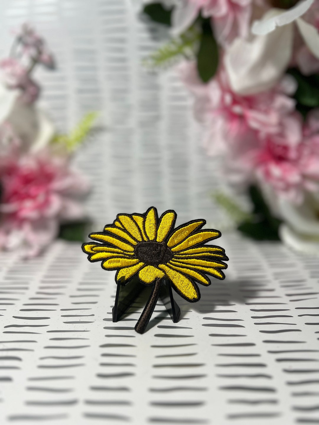 Daisy Patch • Embroidered Iron on Patch • Cute Patch • Daisy Flower ...