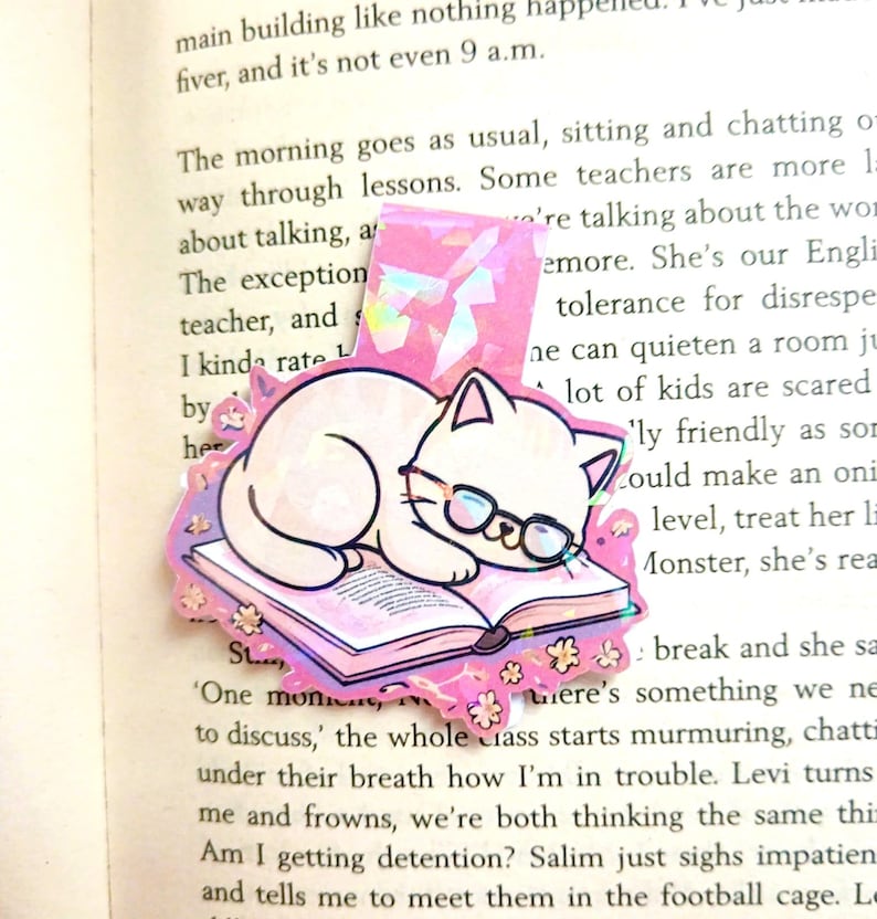 Kawaii Cat Reading Bookmark, Holographic Magnetic Bookmark, Cute ...