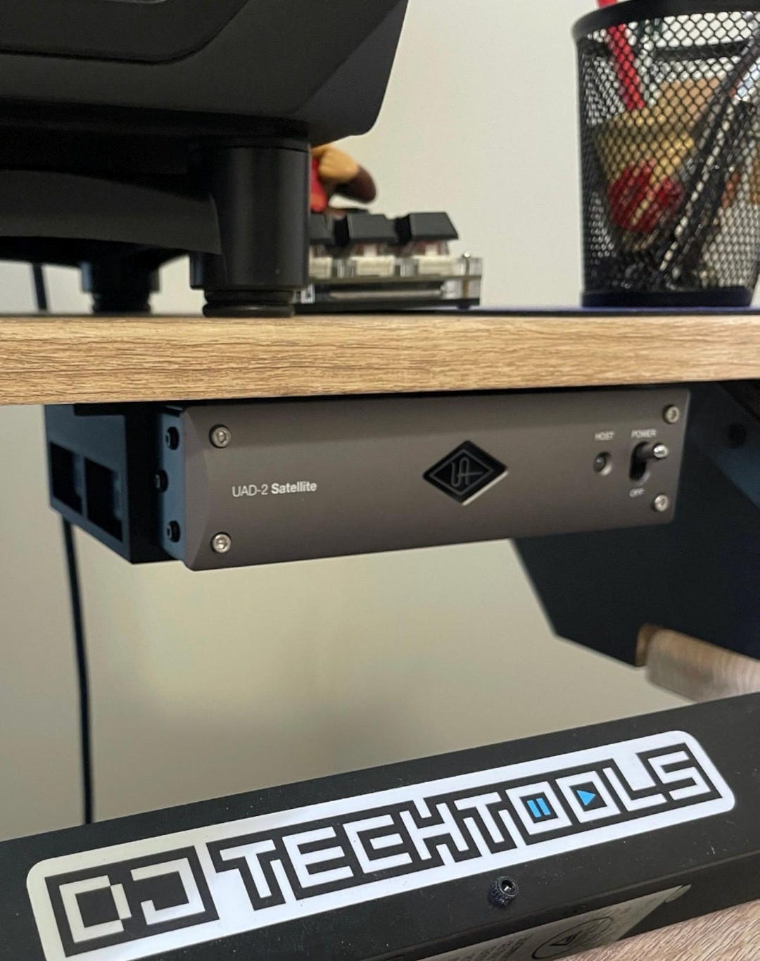 Custom 3D Printed UAD Satellite / Apollo Under Desk Mounting Brackets ...