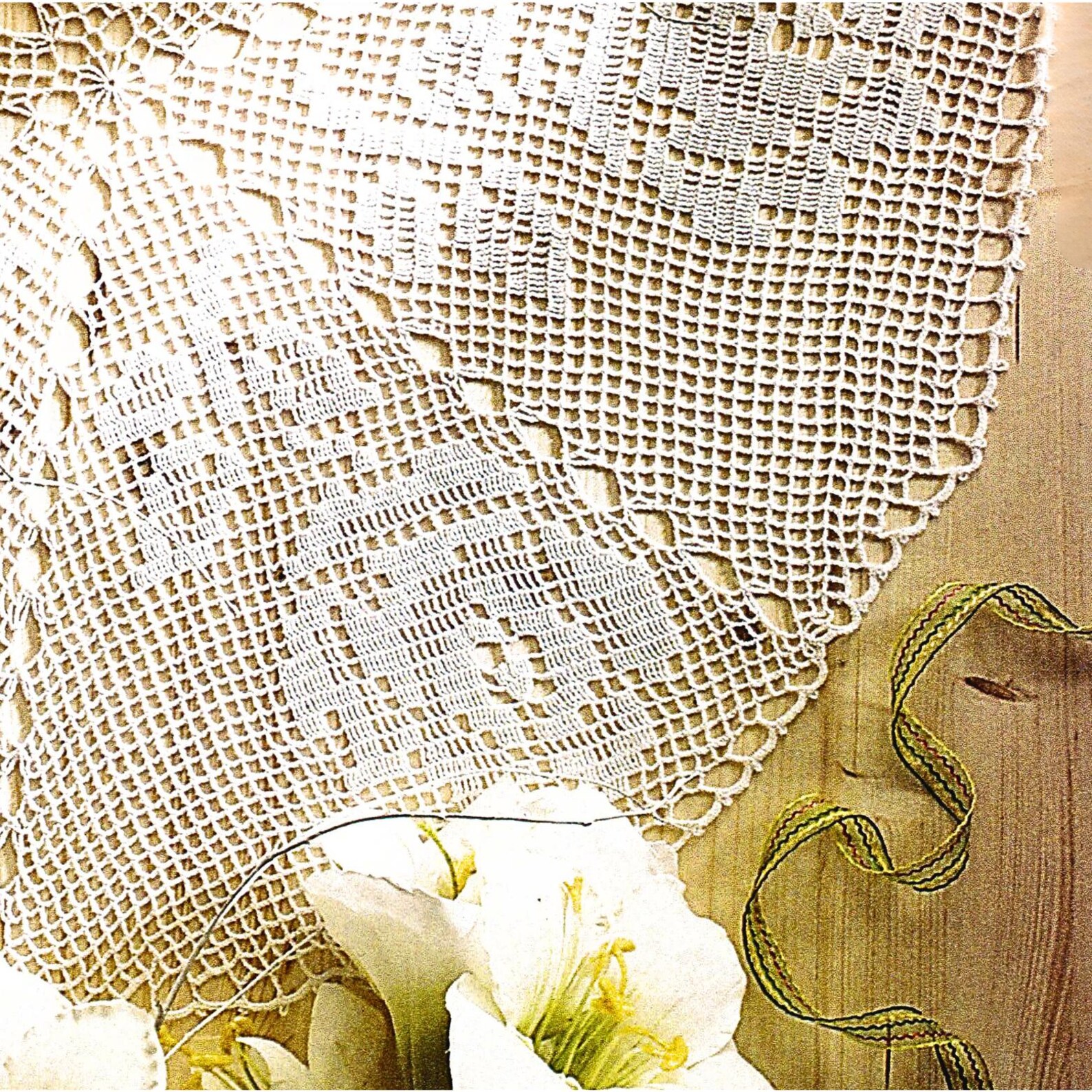 Vintage Rose Doily Crochet Pattern PDF | Round Filet Crochet Design ...