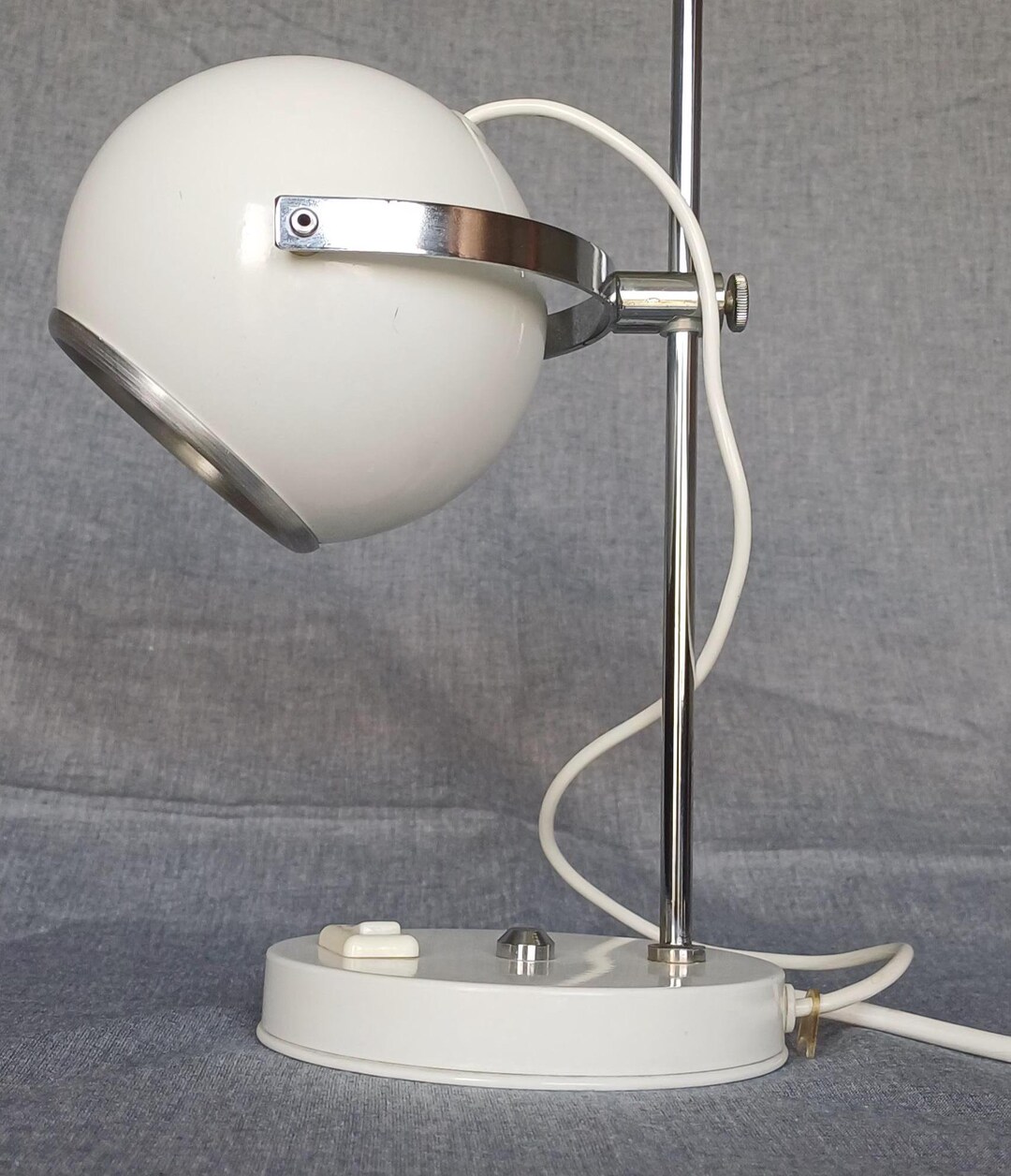 Space Age White Eyeball Table Lamp 70s Vintage Adjustable Eyeball Desk ...