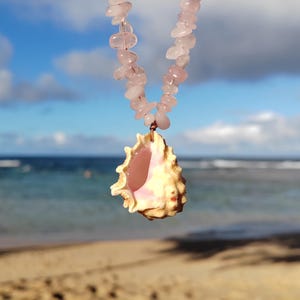 Hawaiian Strawberry Drupe Shell and Rose Quartz Gemstone Adjustable ...