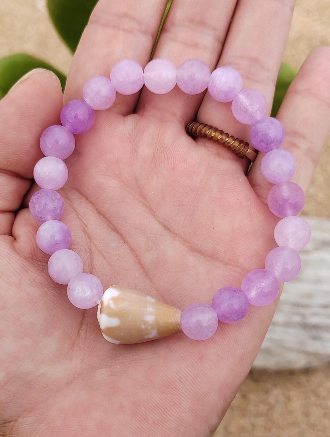 Genuine Hawaiian Rat Cone Shell and Natural Lavender Amethyst Gesmtone ...