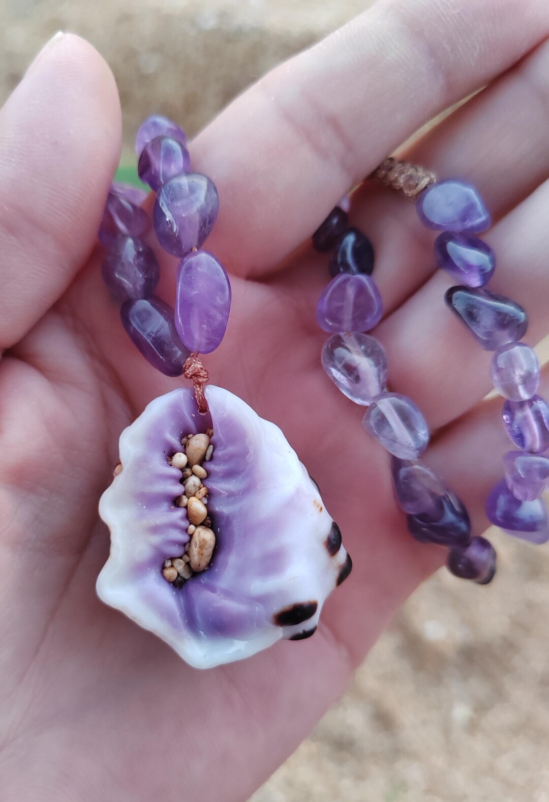 Hawaiian Mulberry Drupe Seashell and Amethyst Gemstone Adjustable ...