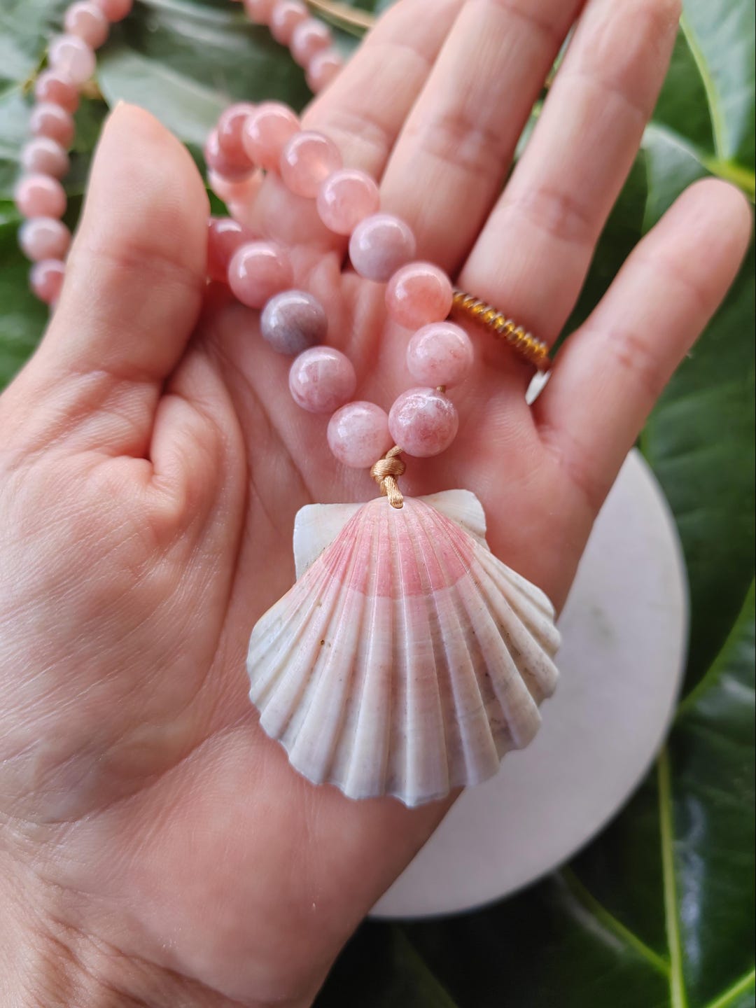 Japanese Scallop Shell and Moonstone Gemstone Adjustable Necklace ...