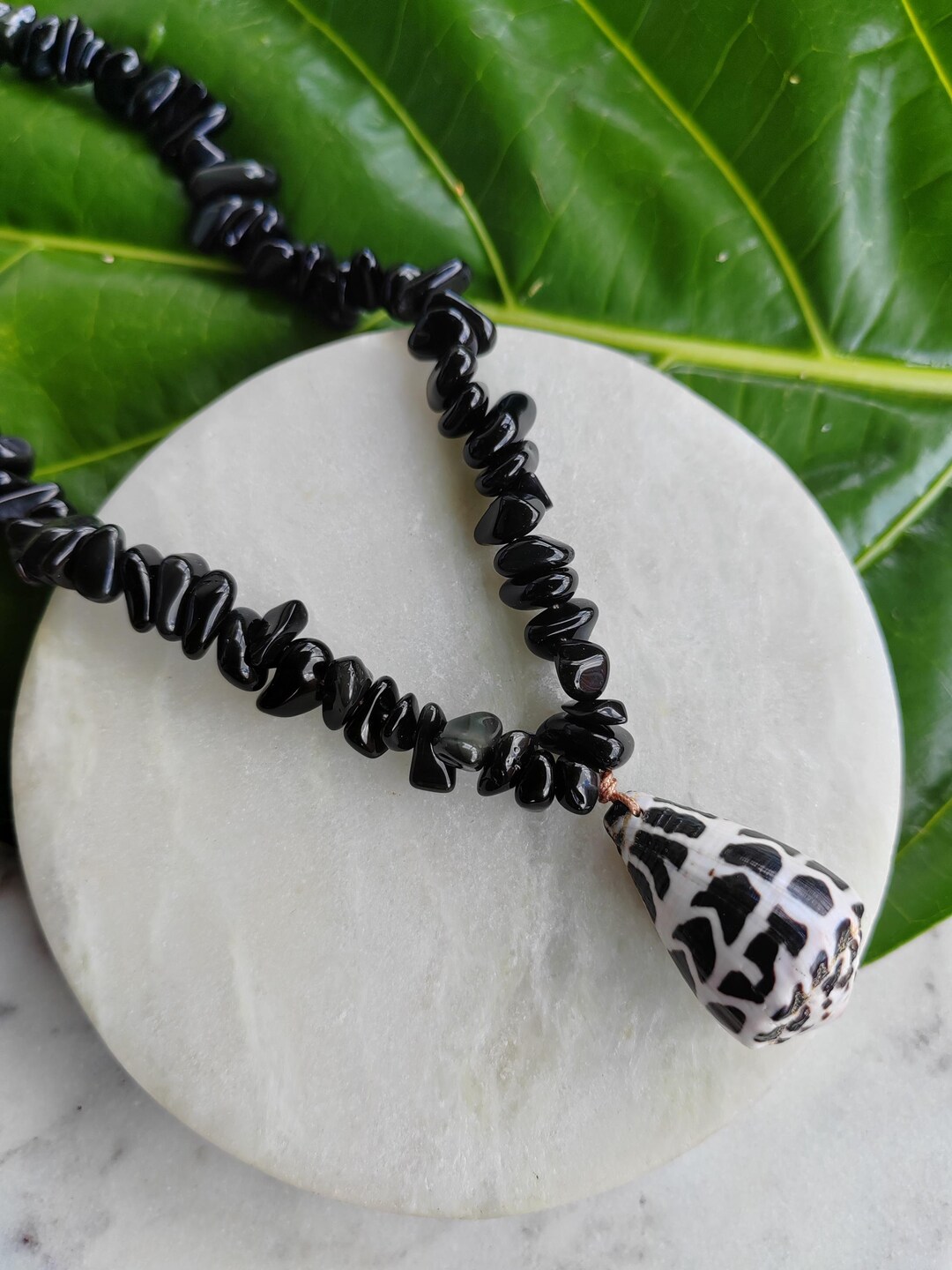 Hawaiian Hebrew Cone Shell and Obsidian Gemstone Adjustable Necklace ...