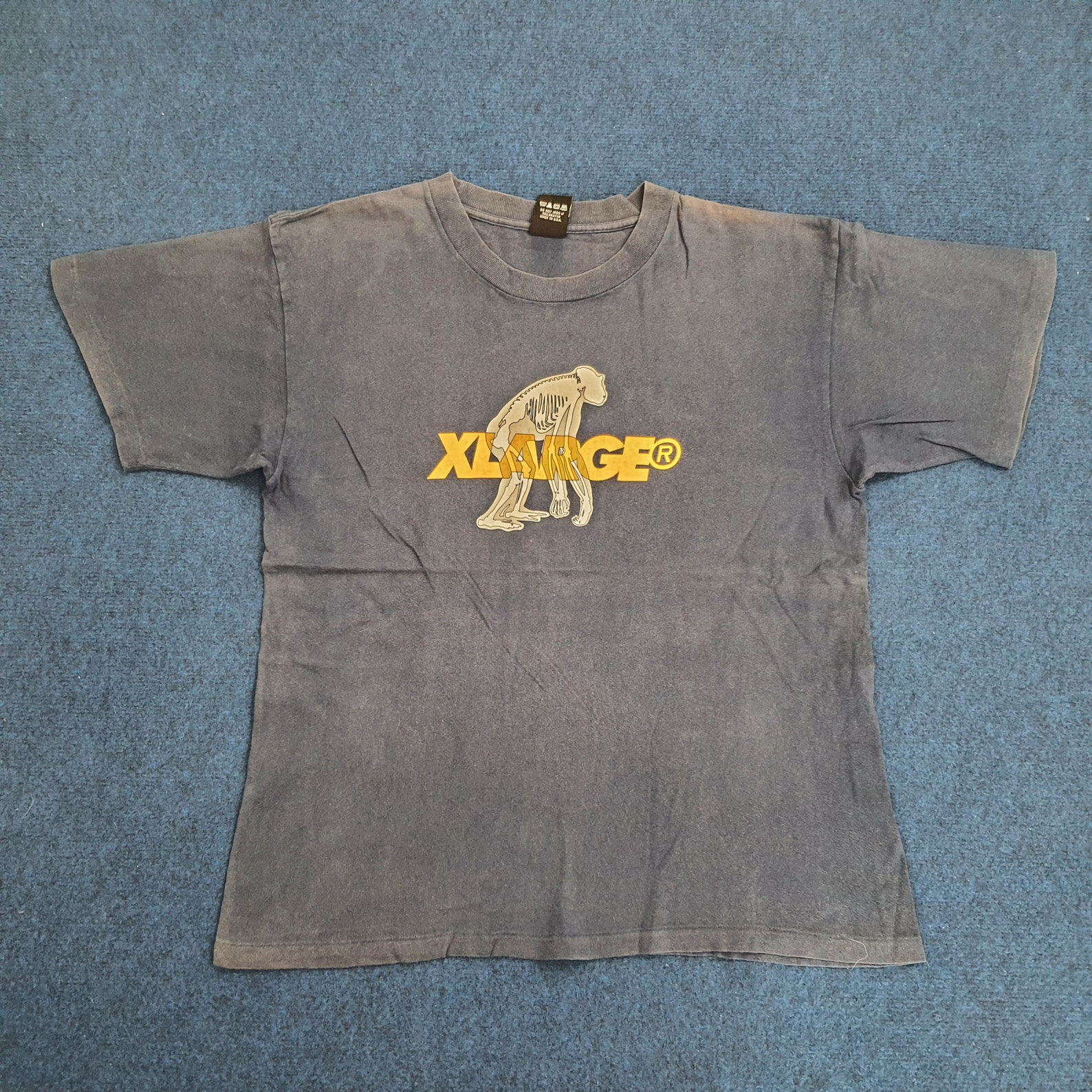 Vintage Xlarge Streetwear Style Center Logo Design T-shirt - Etsy