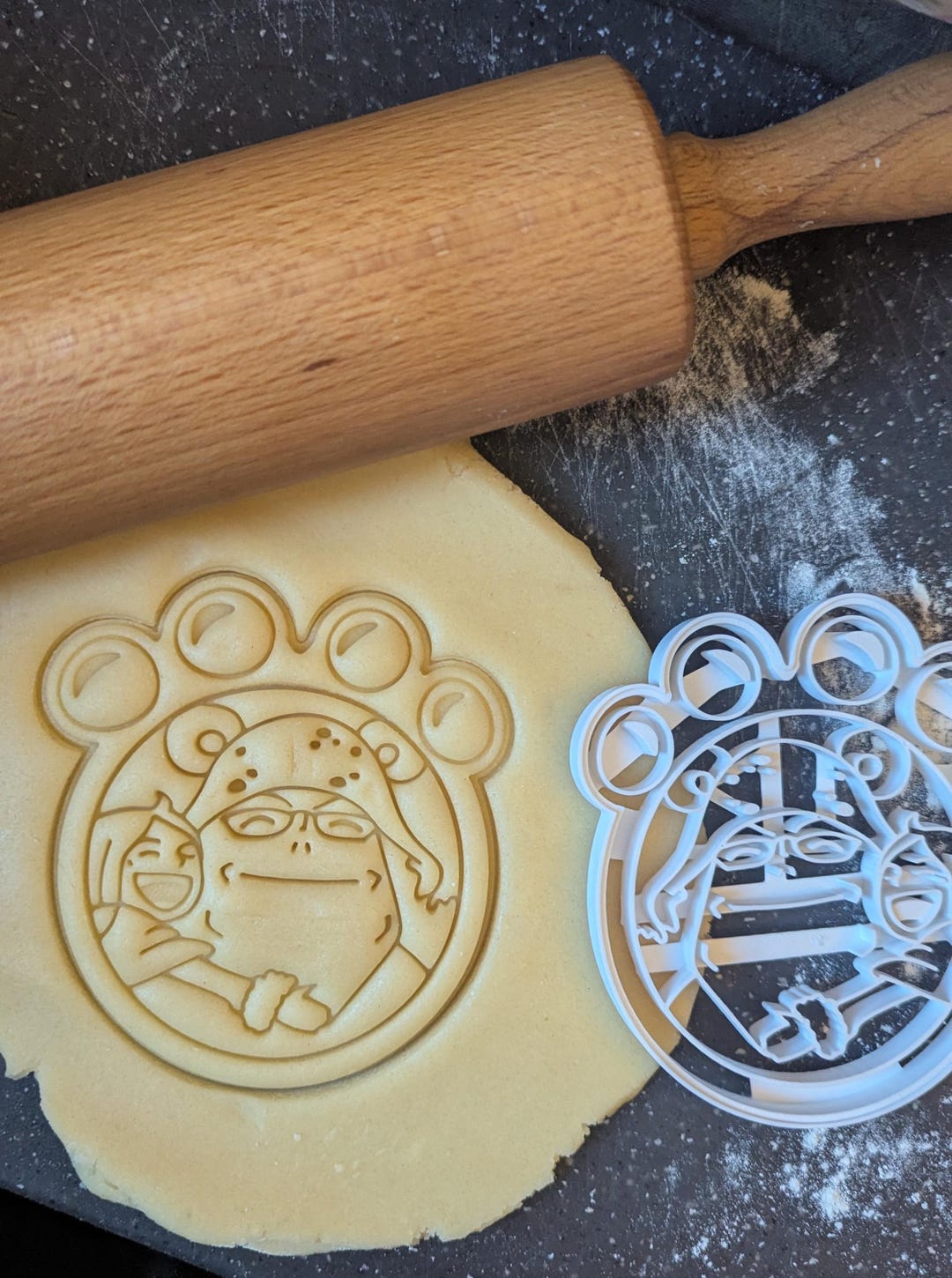 Kuma and Bonnet Cookie Cutter - Etsy