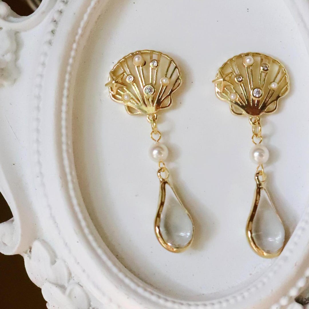 Shell Earrings Gold Earrings Pearl Earrings Teardrop Earrings Vintage ...