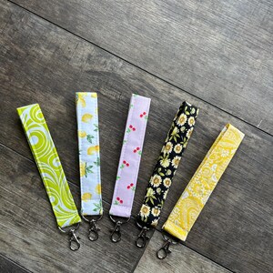 Keychain Wristlet – Handmade Fabric Key Fob | Wrist Keychain Strap for ...