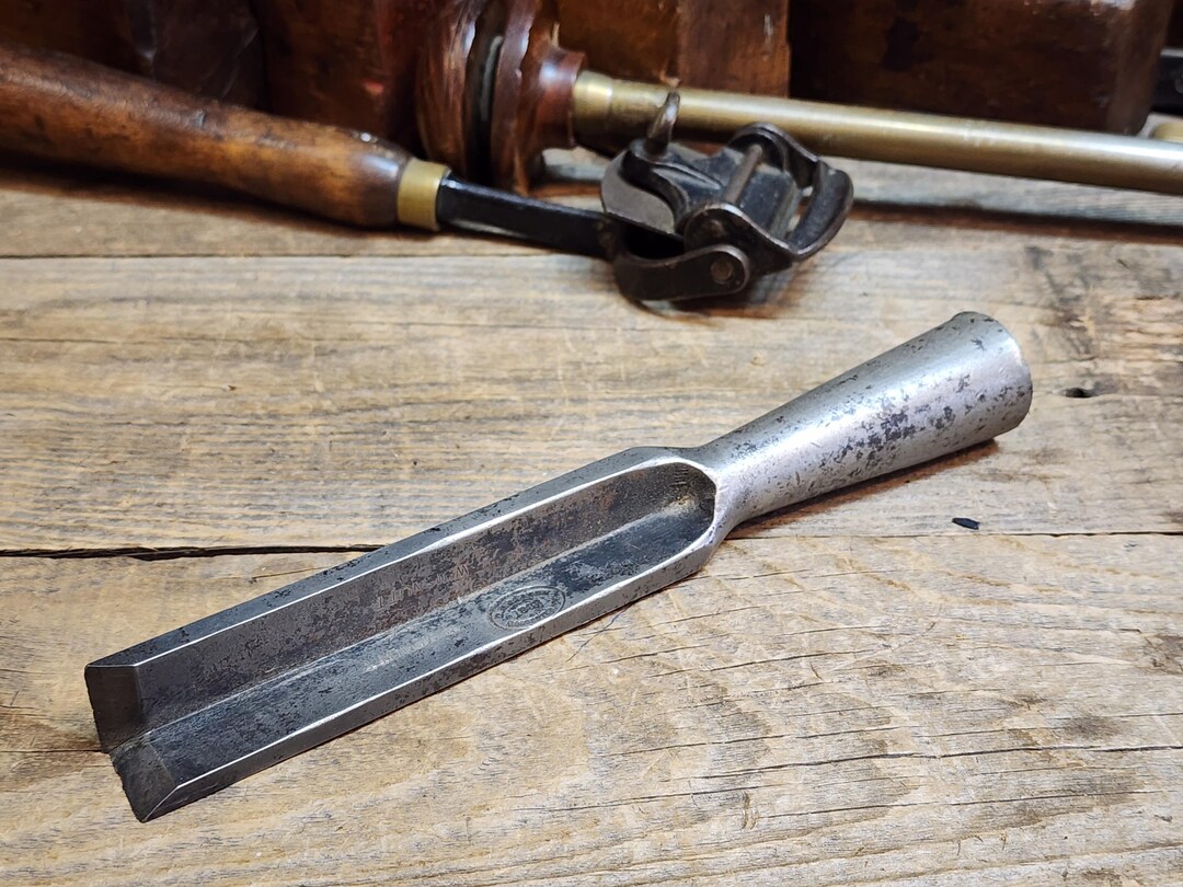 Vintage D. Barton Heavy Duty 3/4" Square Corner Chisel, Old Tool ...