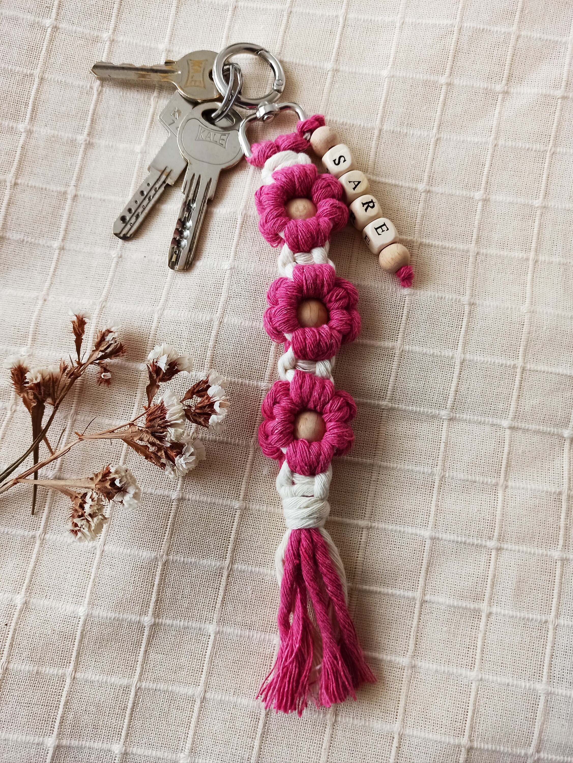 Macrame Flower Keychain With Name | Boho Keychain | Daisy Macrame ...