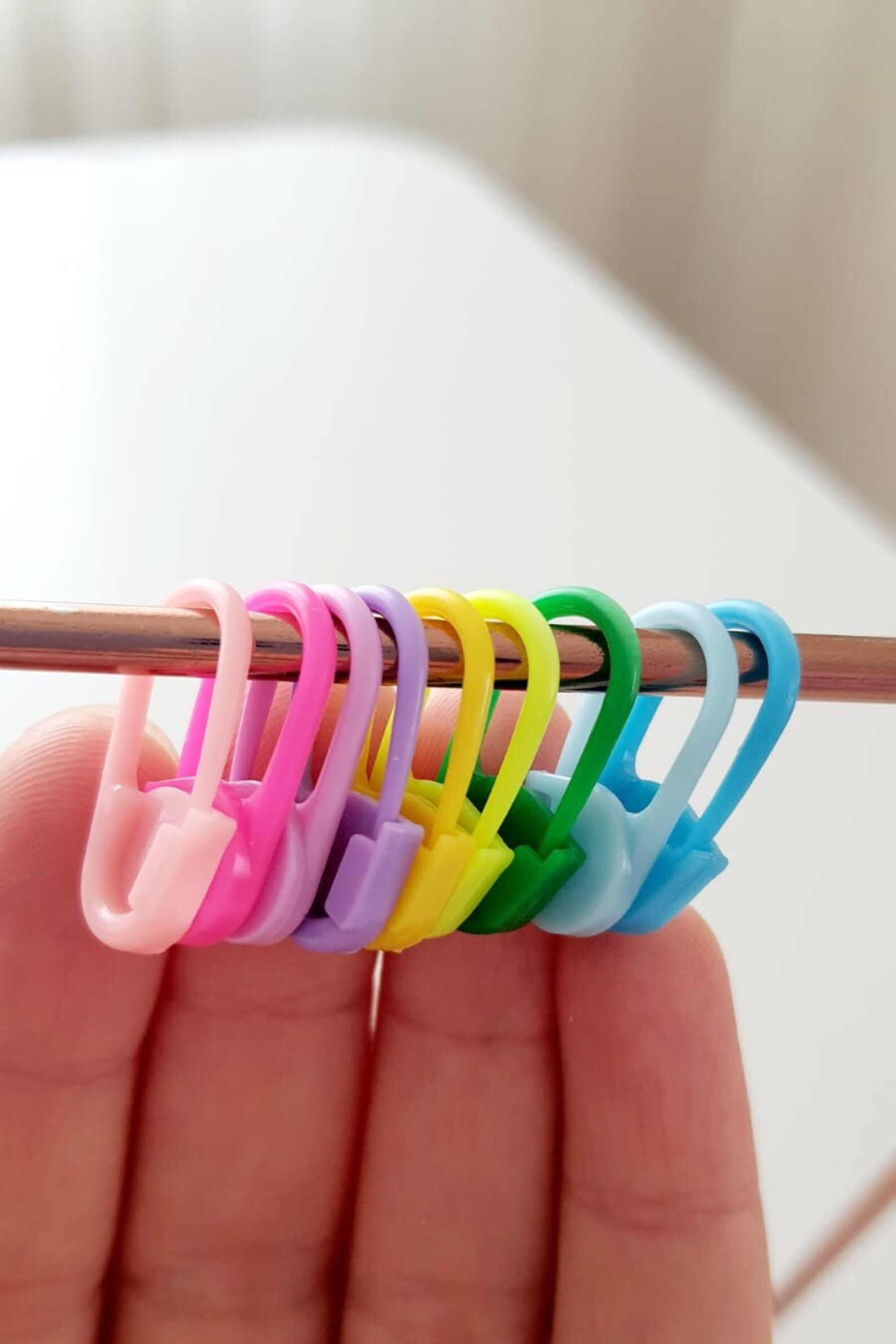 50/100/150 Pcs A Box of Stitch Marker Plastic Locking Stitch Markers for Knitting & Crochet ...