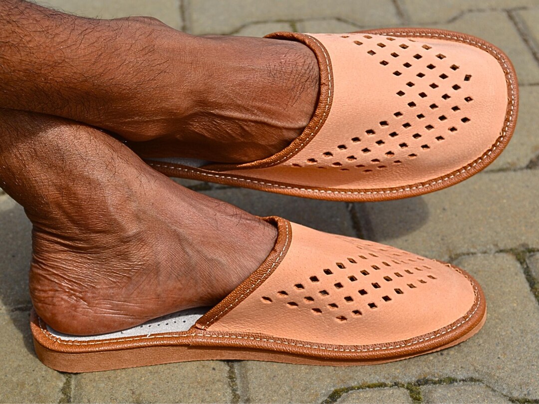 Summer Slippers for Men Barefoot Mules Wide Toe Box Slippers for ...