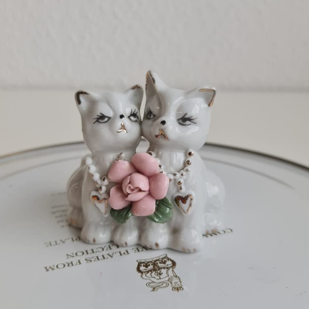 VINTAGE PORCELAIN CATS Figurine Cats With Flower Statue Cat Lovers Gift ...