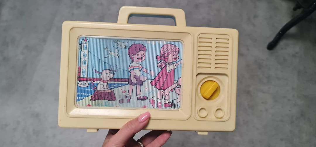 Vintage Box My Kids Toy 1985 TV Music Box London Bridge Musical TV ...