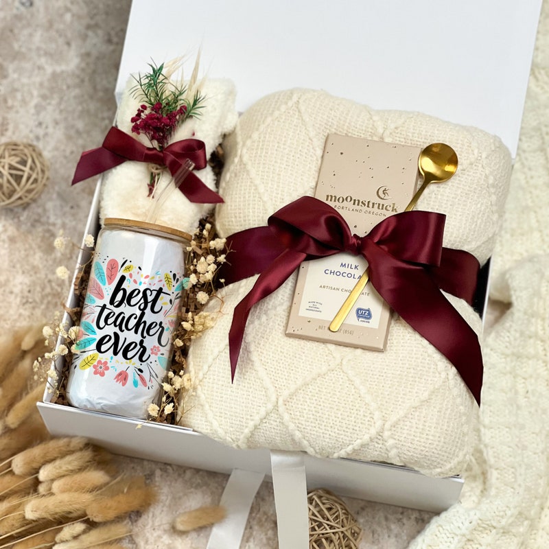 Student Teacher Gift - 60+ Gift Ideas for 2025