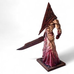 Pyramid Head Statue: Silent Hill Horror Decor (12.44") - Etsy