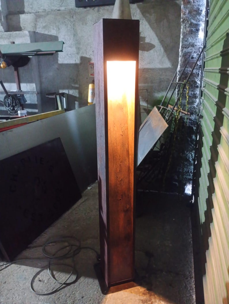 Custom Modern Post Light With LED – Handcrafted Outdoor Lighting - Etsy