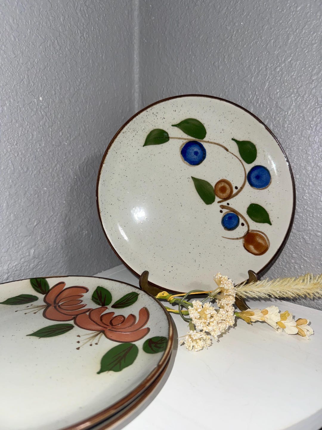 A Set of 4 Korean Berries and Fruit Dessert Plates - Etsy
