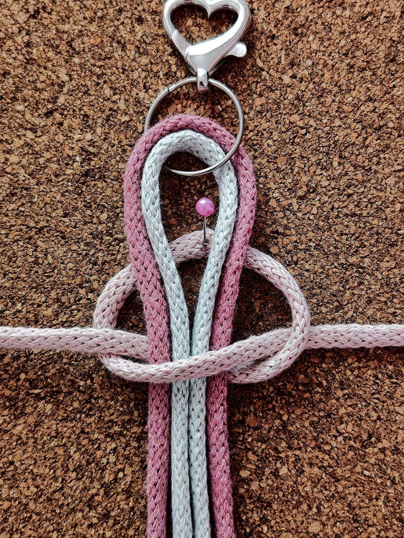 Macrame Cat Paw Keychain Tutorial PDF | Pet Keyring Pattern | Step-by ...