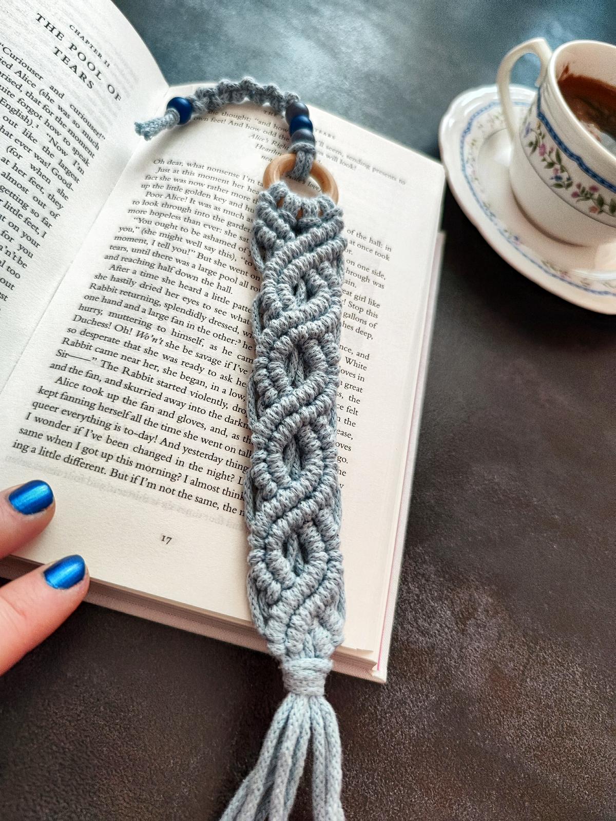 Macramé Bookmark PDF Tutorial | 32-page DIY Guide With Step-by-step ...