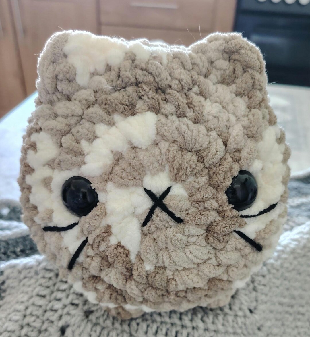 Chunky Crochet Loaf Cat Plushie – Handmade Amigurumi Kitty Gift – Soft ...